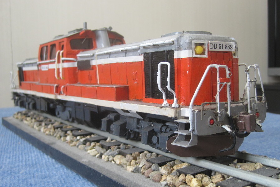 〔作品7〕液体式ディーゼル機関車 「DD51」: ペーパーハンドクラフト模型の館